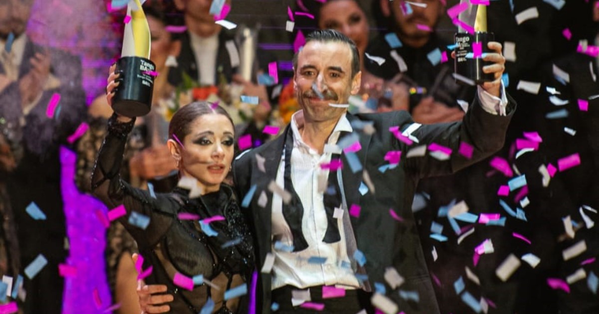 Triunfo de un bailarín de folclore en el Campeonato de Tango Escenario ...